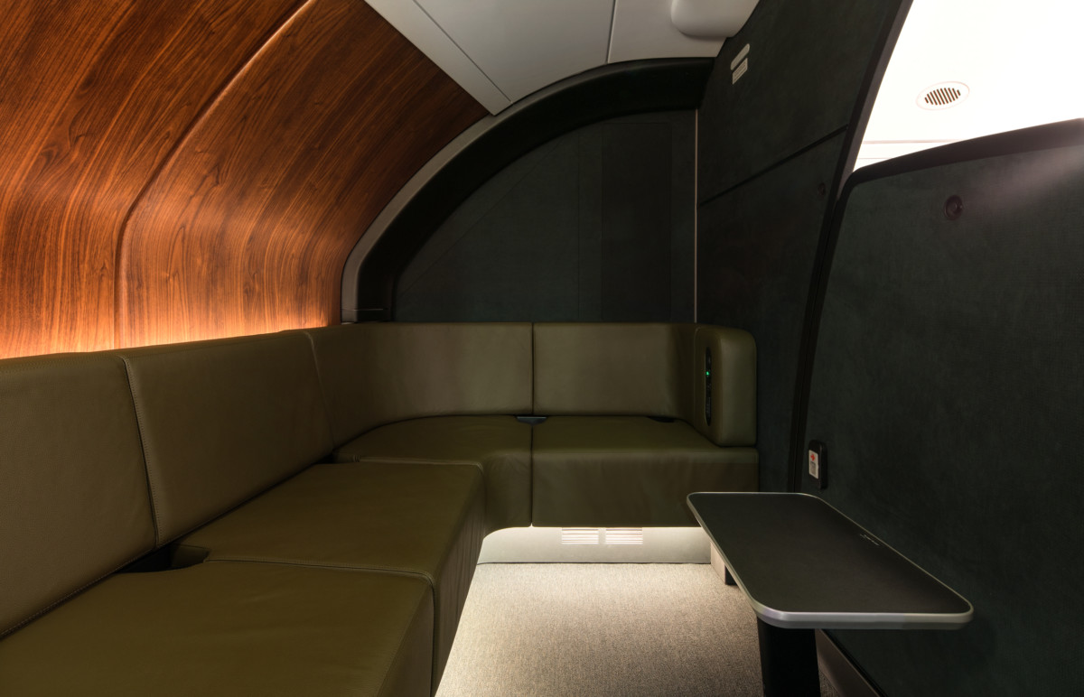 Qantas A380 onboard lounge 2 - InsideFlyer NO